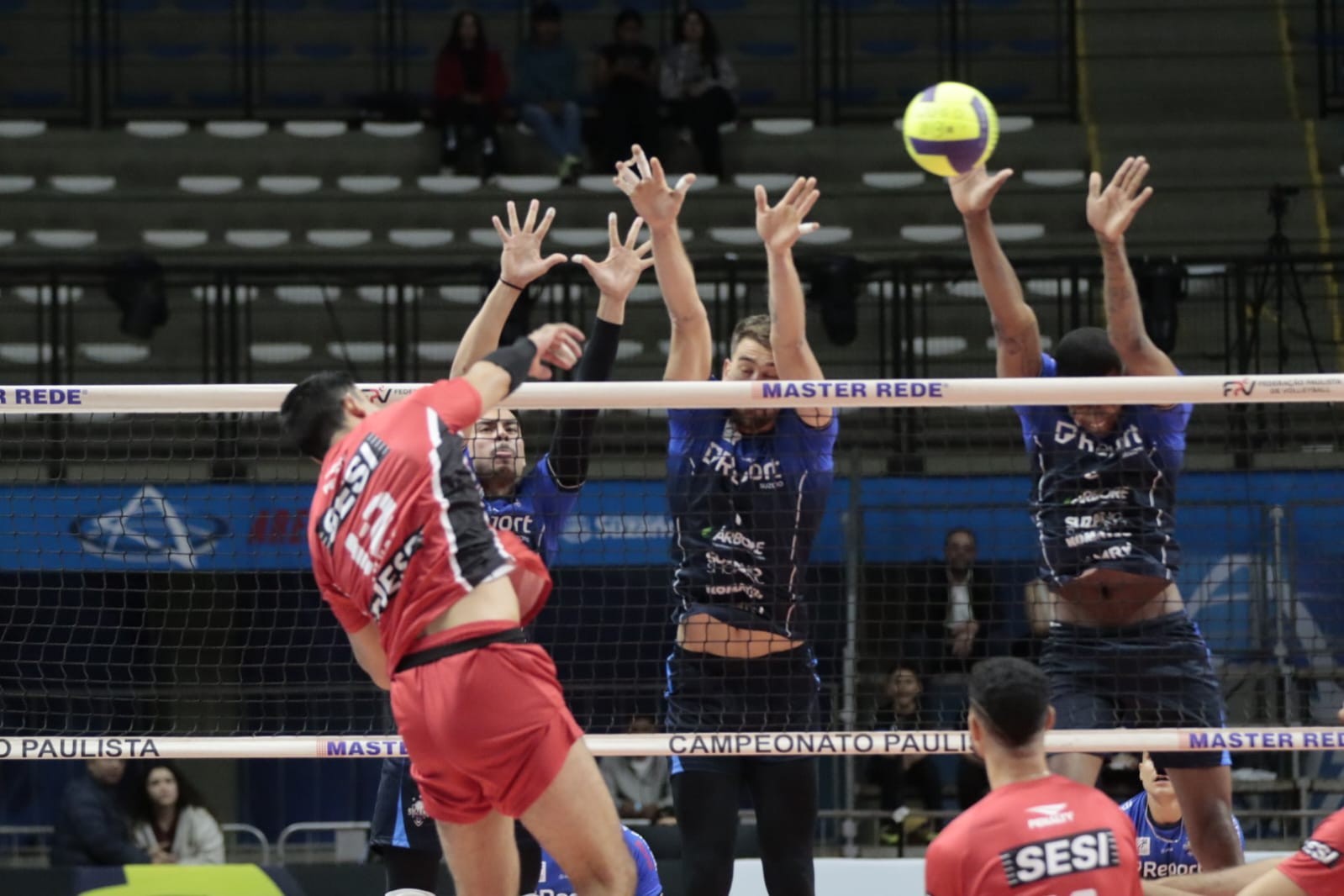 Protagonista na semi, Riad destaca classificação e pede equilíbrio ao ...