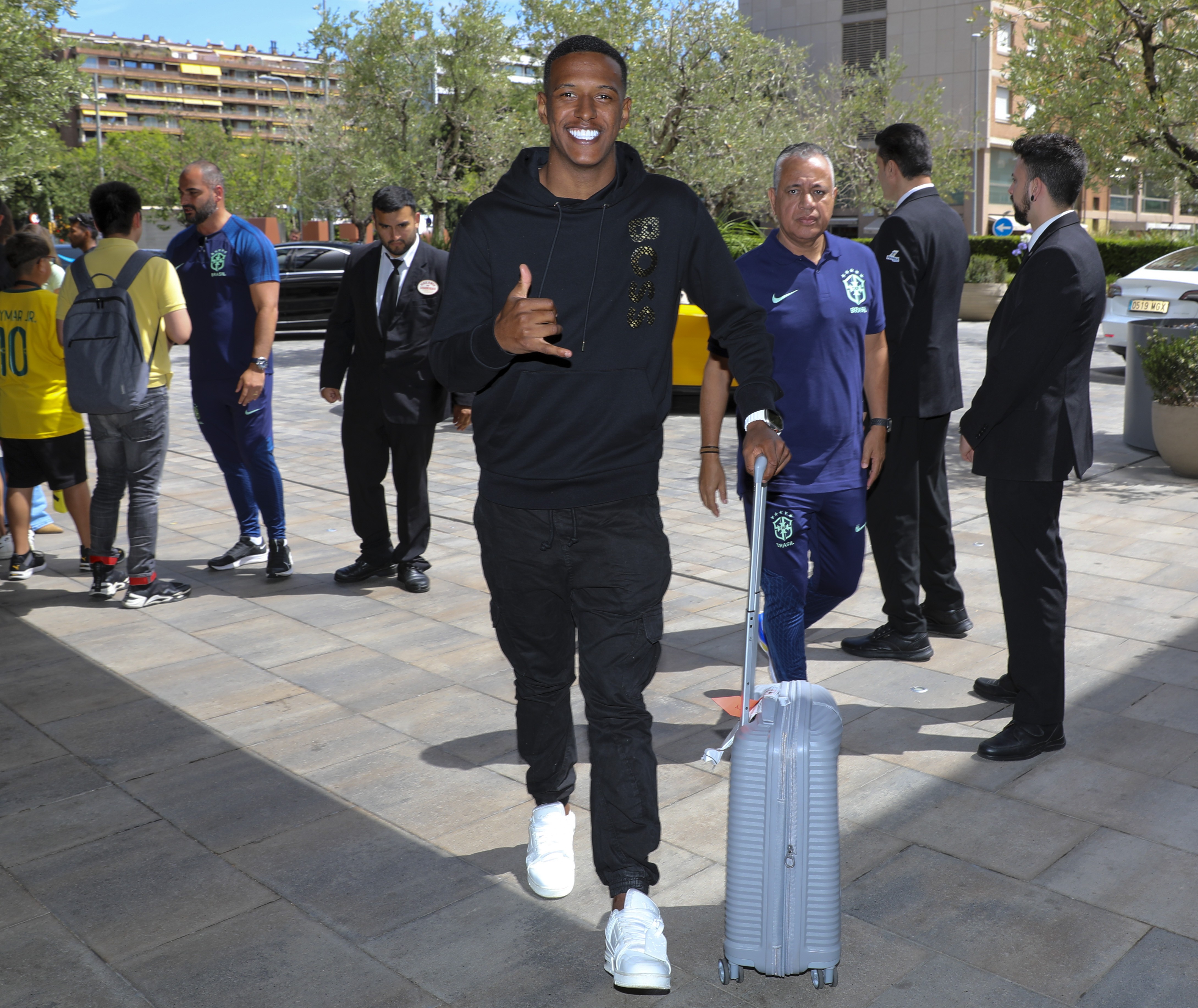 Inter anuncia a contratação do zagueiro Robert Renan | Ge