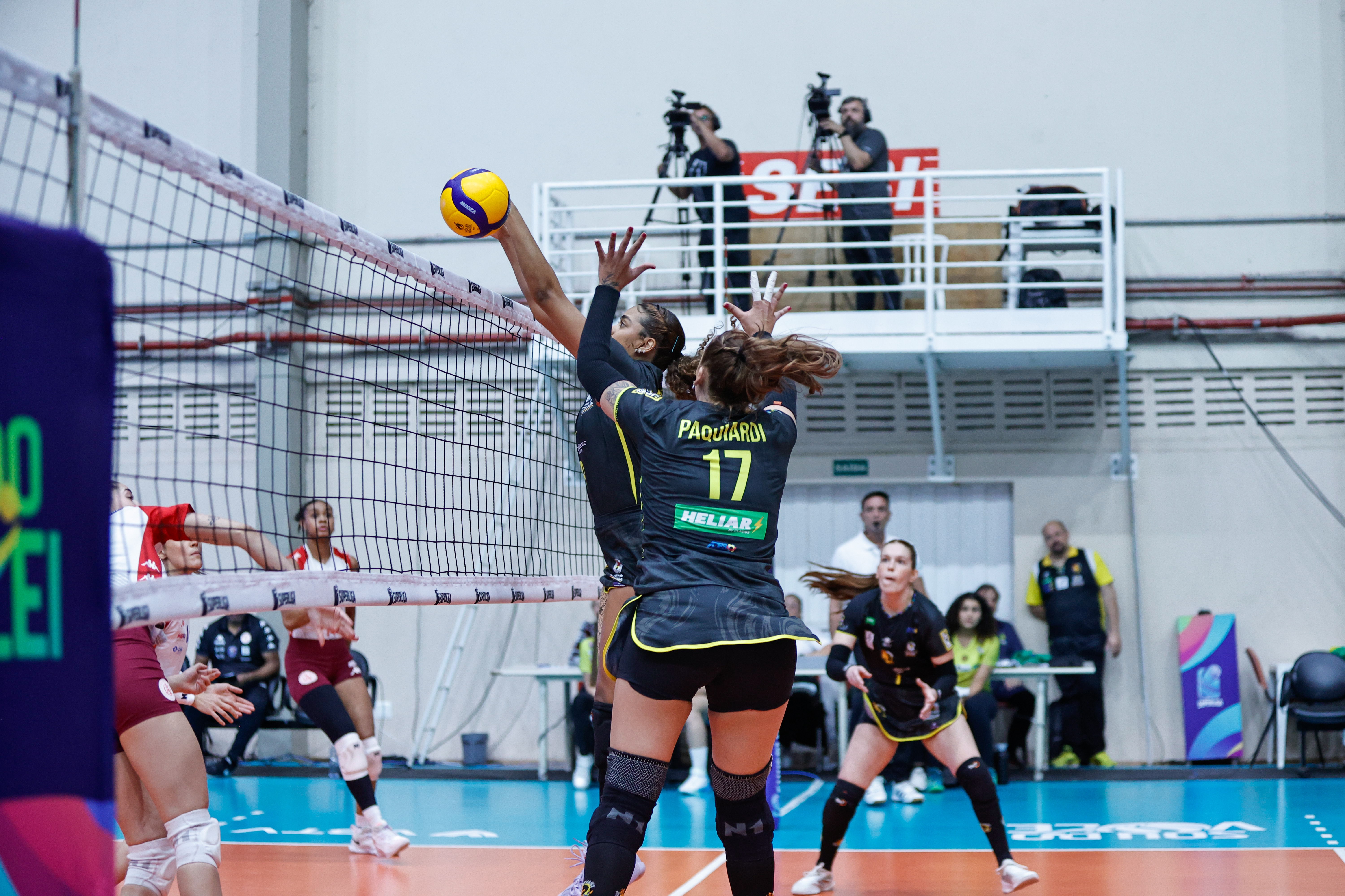 Renasce Sorocaba recebe o Praia Clube pela Superliga Feminina | Ge