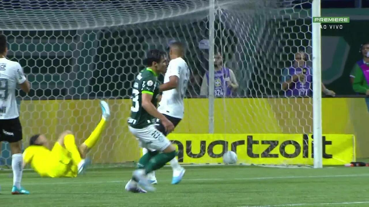 Raphael Veiga comemora gol com "chororô" e homenageia Valdivia em ...