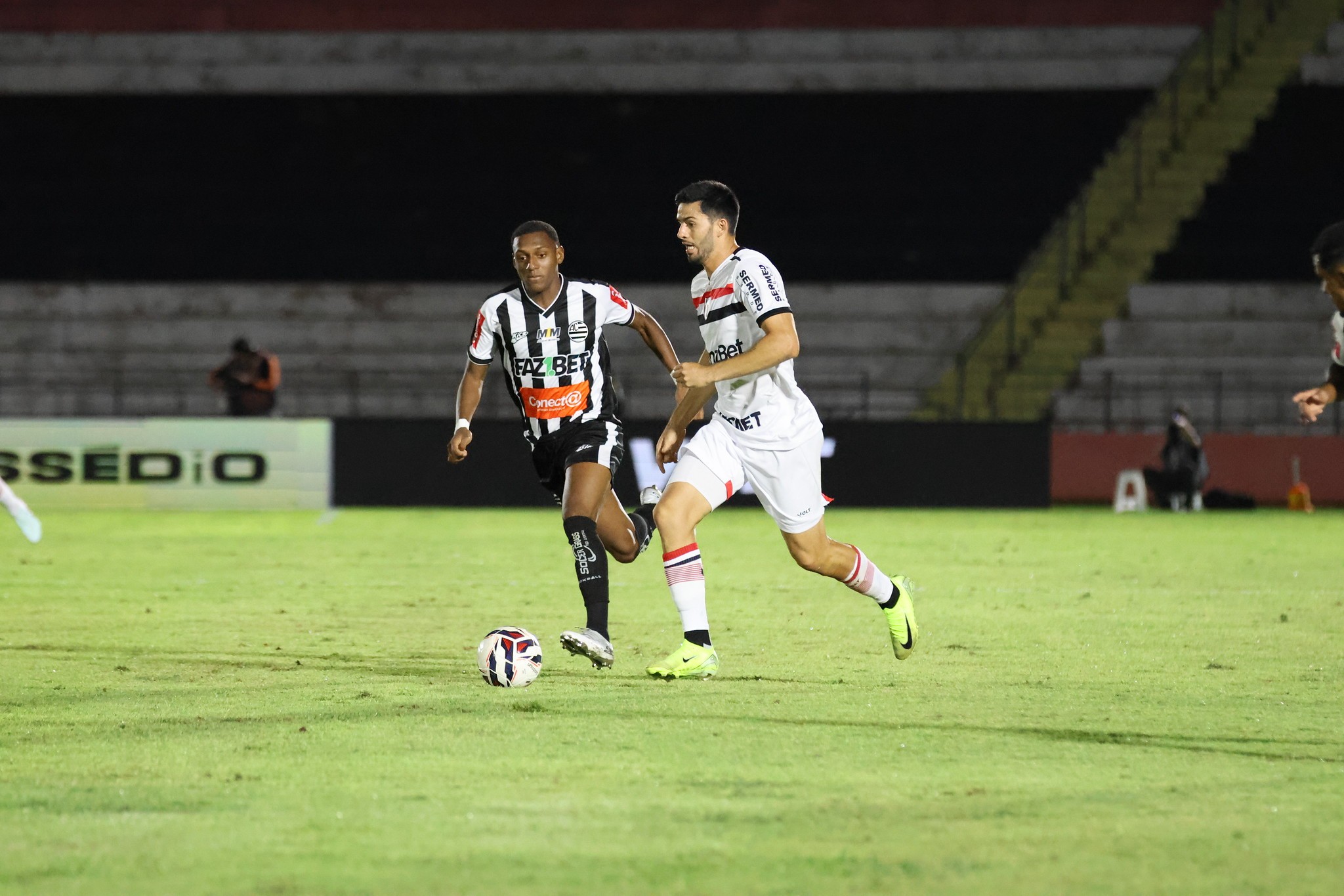 Carrillo pode aparecer entre os titulares do Botafogo-SP | Ge