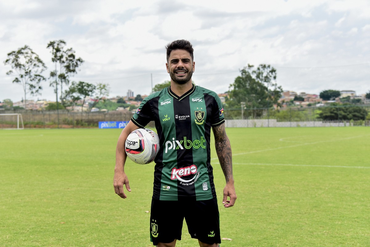 Henrique Almeida elogia elenco do América-MG e chega em busca de ...