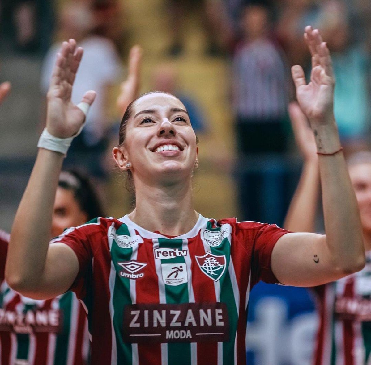Sesi-Bauru contrata Gabi Cândido e Larissa Gongra, do Fluminense ...