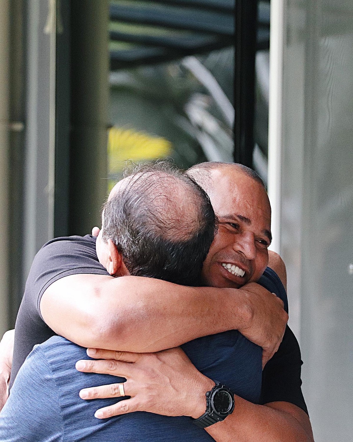 Aloísio Chulapa visita o CT do São Paulo e dá forte abraço em Muricy ...